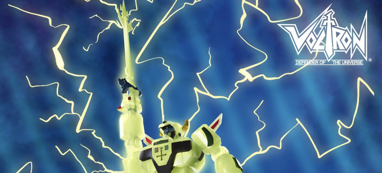 Form Blazing Sword With Super7’s ‘Voltron’ Figure – COMICON